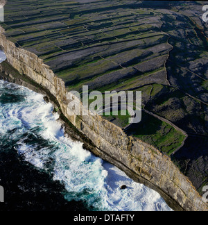 Vintage Bild Circa 1970: Dun Conor inmitten einer Vielzahl von Stein ...
