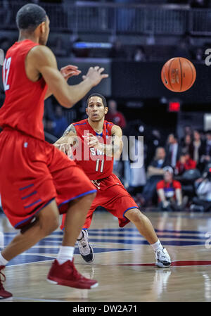 Southern Methodist Mustangs guard Nic Moore (11) mit der ball.in eine ...