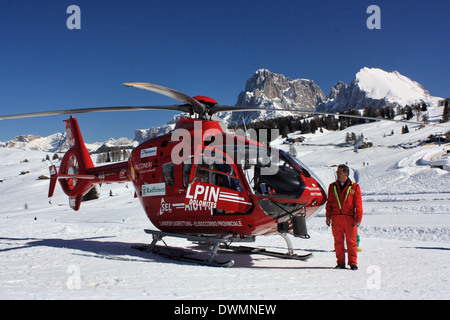 "Aiut Alpin Dolomites" Heli Bergrettung, EUROCOPTER EC 135 T2, Seiser ...
