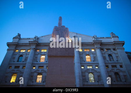Der Mittelfinger, Maurizio Cattelan, Mailand Stockfoto, Bild: 167485311 ...