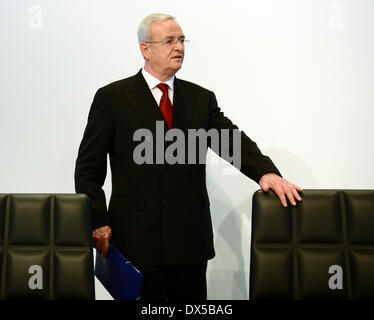 Stuttgart, Deutschland. 18. März 2014. Unternehmenssprecher und ...