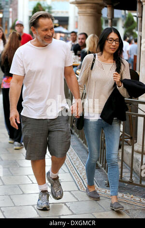 James Remar und Ehefrau Atsuko Remar genießen Sie einen Tag zusammen in ...