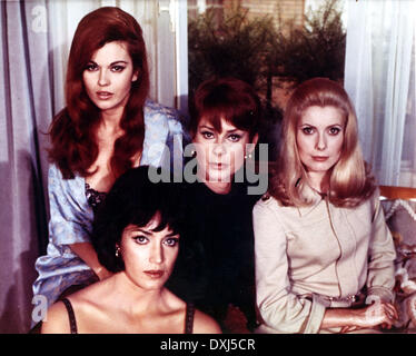 Catherine Deneuve, Geneviève Page, Françoise Fabian und Maria Latour ...