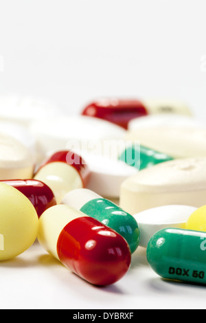 Antibiotika - eine Mischung aus Antibiotika Kapseln und Tabletten auf ...