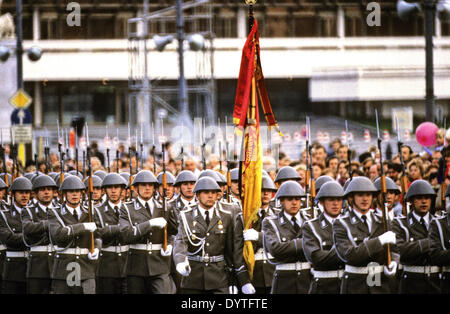 Militärparade der nationalen Volksarmee der DDR 1979 in Ost-Berlin ...