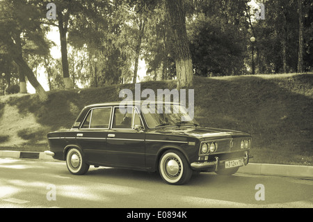 Sowjetische Oldtimer Lada VAZ-2103-2106 Stockfotografie - Alamy