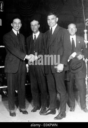 William Harrison „Jack“ Dempsey („die Manassa Mauler“) (24. Juni 1895 ...