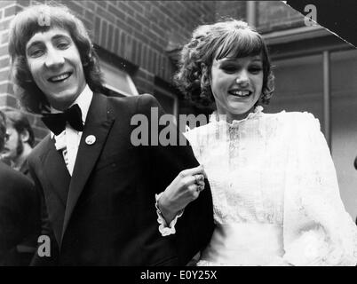 Hochzeit von The Who Gruppe Gitarrist Pete Townshend und Karen Astley ...