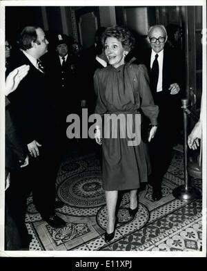 US-Präsident Ronald Reagan und First Lady Nancy Reagan begrüßen den ...