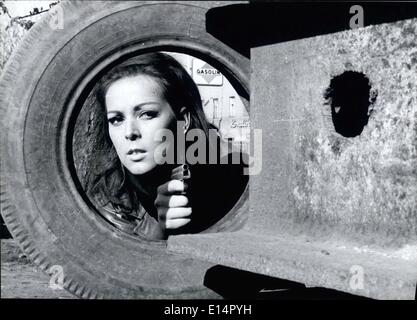 18. April 2012 - die deutschen "Emma Peel" Friedel Frank aus München ...