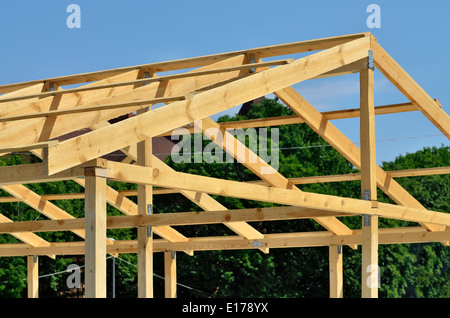 Holz- dach Balkenwerk, Träger, Fachwerk, Balken und Bretter im Great ...