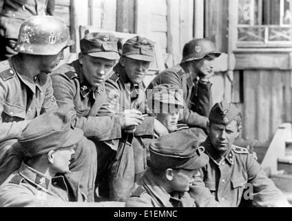 Waffen-SS-Soldaten an der Ostfront 1943 Stockfotografie - Alamy
