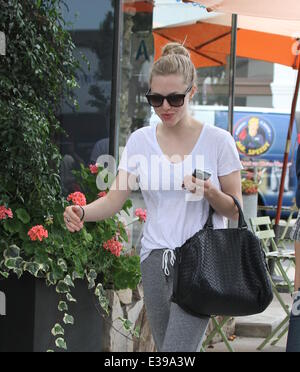 "Lovelace" Schauspielerin entdeckt Amanda Seyfried unterwegs mit ihrem ...