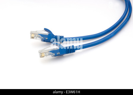 Anschließen eines Ethernet RJ45-Kabels an den LAN-Port. LAN-Netzwerk ...