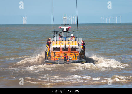 RNLB LIL Cunningham Rettungsboot an Rhyl Luftfahrtausstellung in 12-24 ...
