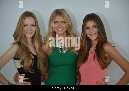 Heidi Klum und die drei Finalisten des "Deutschlands Next Topmodel ...