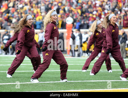 Minneapolis, Minnesota, USA. 8. November 2014. Minnesota Gophers ...