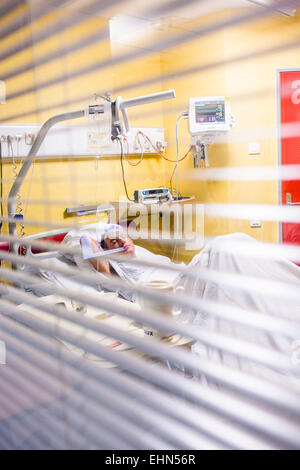 Patienten auf der Intensivstation (ICU) des Krankenhaus St. Georg in ...