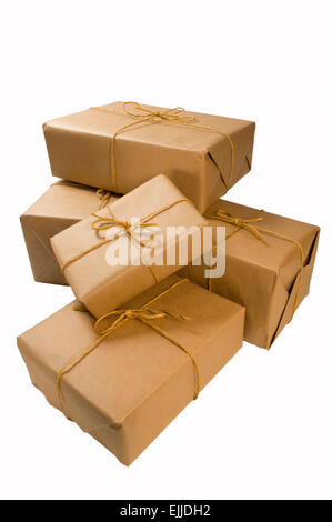 Pakete mit Papier umwickelt, mit string und mit leeren Label gebunden ...