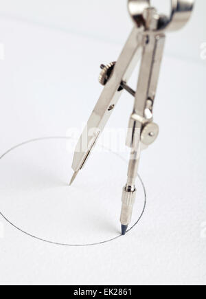 Zirkel zeichnen Kreis Stockfotografie - Alamy