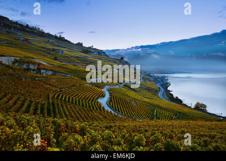 Seeufer Blick auf den Genfer See in Montreux mit Musiknoten Zaun ...