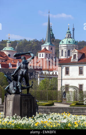 Wallenstein-Schlosspark mit Statuen von Adrian de Vries, Prager ...
