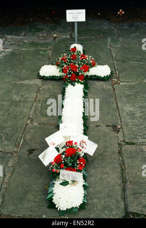 Bobby Moore Beerdigung am Putney Vale Crematorium. Seine Frau Stephanie ...