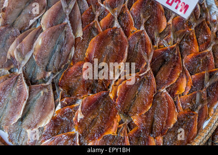 Getrockneter Fisch Talad Rom Hoob-Markt in der Nähe von Bangkok ...