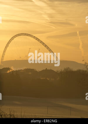 Sonnenaufgang über dem Wembley-Stadion Stockfotografie - Alamy