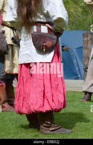 Wikinger Reenactment Gruppe Clan Wulfhar Schwertkampf Sackler ...