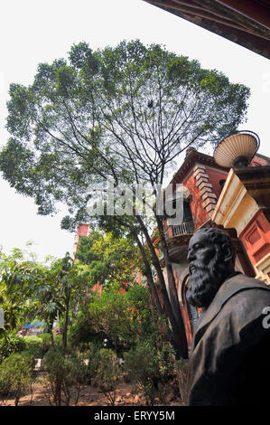 Statue von Debendranath Tagore in Jorasanko Thakur Bari ancestral Haus ...