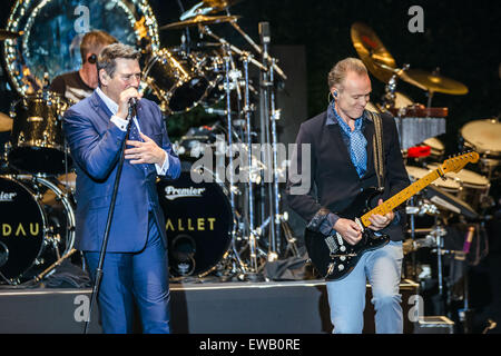 Spandau Ballet führen live auf der Bühne als Bestandteil eines ...