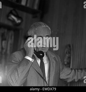 Deutscher Physiker, Schriftsteller und Fernsehjournalist Prof. Heinz ...