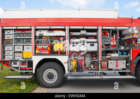 Feuerwehrbedarf in ein Feuerwehrauto bei der Feuerwehr-Wettbewerb bei ...