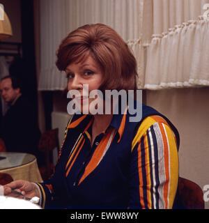 Deutsche Fictitious character Ursula Reit in einem Cafe, Deutschland ...