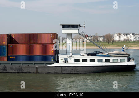 Container-Schiff auf dem Rhein, Frachtschiff, Frachter, Fracht, Paket ...