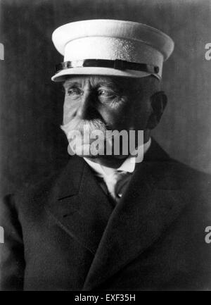 Der Zeppelin LZ 127, auch Graf Zeppelin genannt, war ein deutsches ...