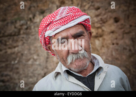 Portrait von Yeziden Mann im irakischen Kurdistan, Irak Stockfoto, Bild ...