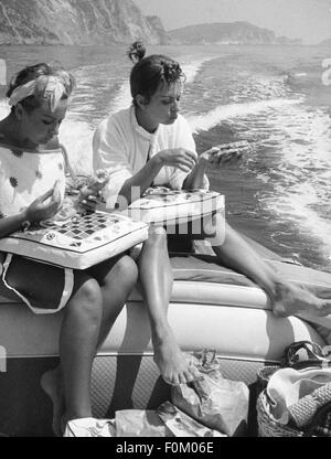 Sophia Loren mit ihrer Schwester Anna Maria Villani Scicolone (aka Anna ...