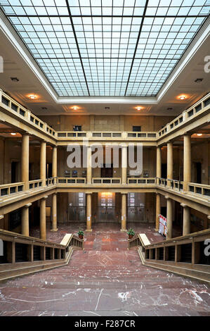 Eingangshalle mit Treppe, Hochschule Für Musik Und Theater, Musik und ...
