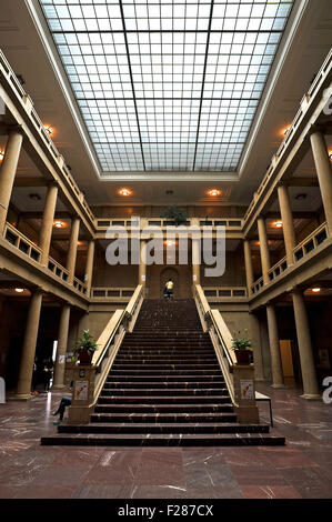 Eingangshalle mit Treppe, Hochschule Für Musik Und Theater, Musik und ...