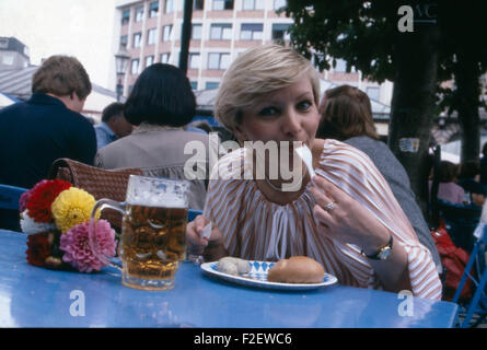 Deutsche Plant und Synchronsprechern Susanne Beck bei einem Bummel ...