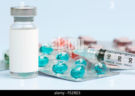 Fläschchen Sie mit leere Beschriftung, Spritze und Blisterverpackungen ...