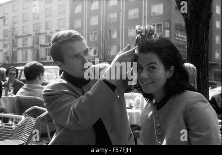Deutsche plant Dagmar Hank mit ihrem Friseur, genannt kalpierer" in ...