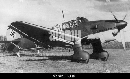 Die Junkers Ju 87B, auch bekannt als die „Stuka“, war ein deutscher ...