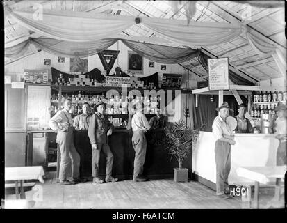 Am Schalter in der Manawatu, der YMCA Hütte im New Zealand Stationary ...