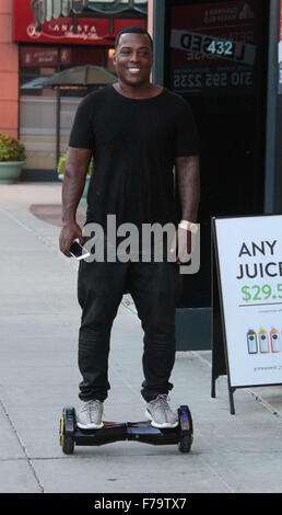 Won-G Bruny Reiten auf seinem Roller Bevery Hills mit Selbstausgleich ...