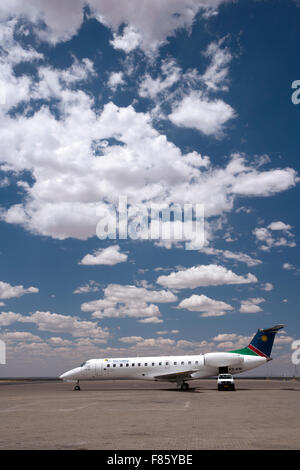 Namibia Air Namibia Embraer ERJ 135 V5-ANG am internationalen Flughafen ...