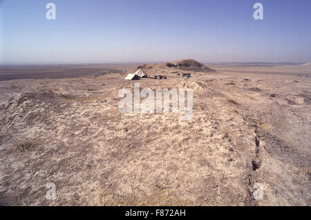 Nimrud, Irak - Ausgrabungen in der Nähe der Ninive-Ebene gesehen vom ...