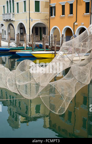Fischernetze mit Knoten Stockfotografie - Alamy
